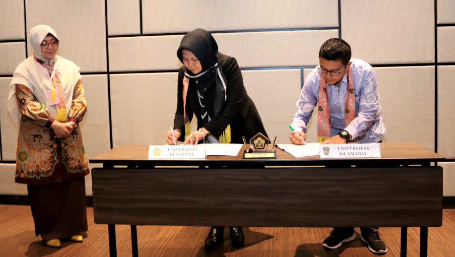 FISIP UNIB Signs Cooperation Agreement with Riau Islamic University ...