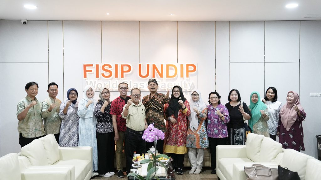 FISIP UNIB dan FISIP UNDIP Jalin Kerjasama serta Gelar Workshop Laboratorium - FAKULTAS ILMU ...